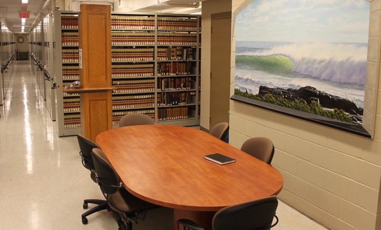 Library Tip: Collaborative Work Space in Library | Lillian Goldman Law Library